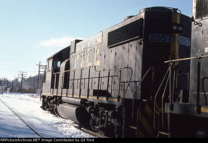P&LE 2057(GP38-2)